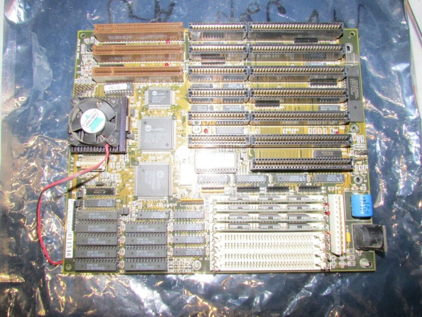 Giga-Byte Technology 486 Motherboard Ga-486VM + Ram - ZOMBIE COMPONENTS