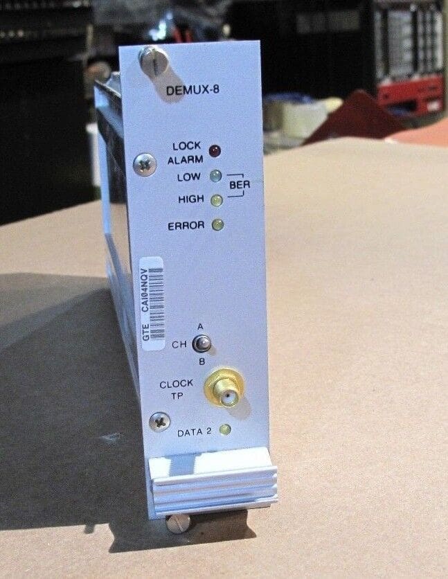 Synchronous Dmxu-8 Demux-8 - ZOMBIE COMPONENTS