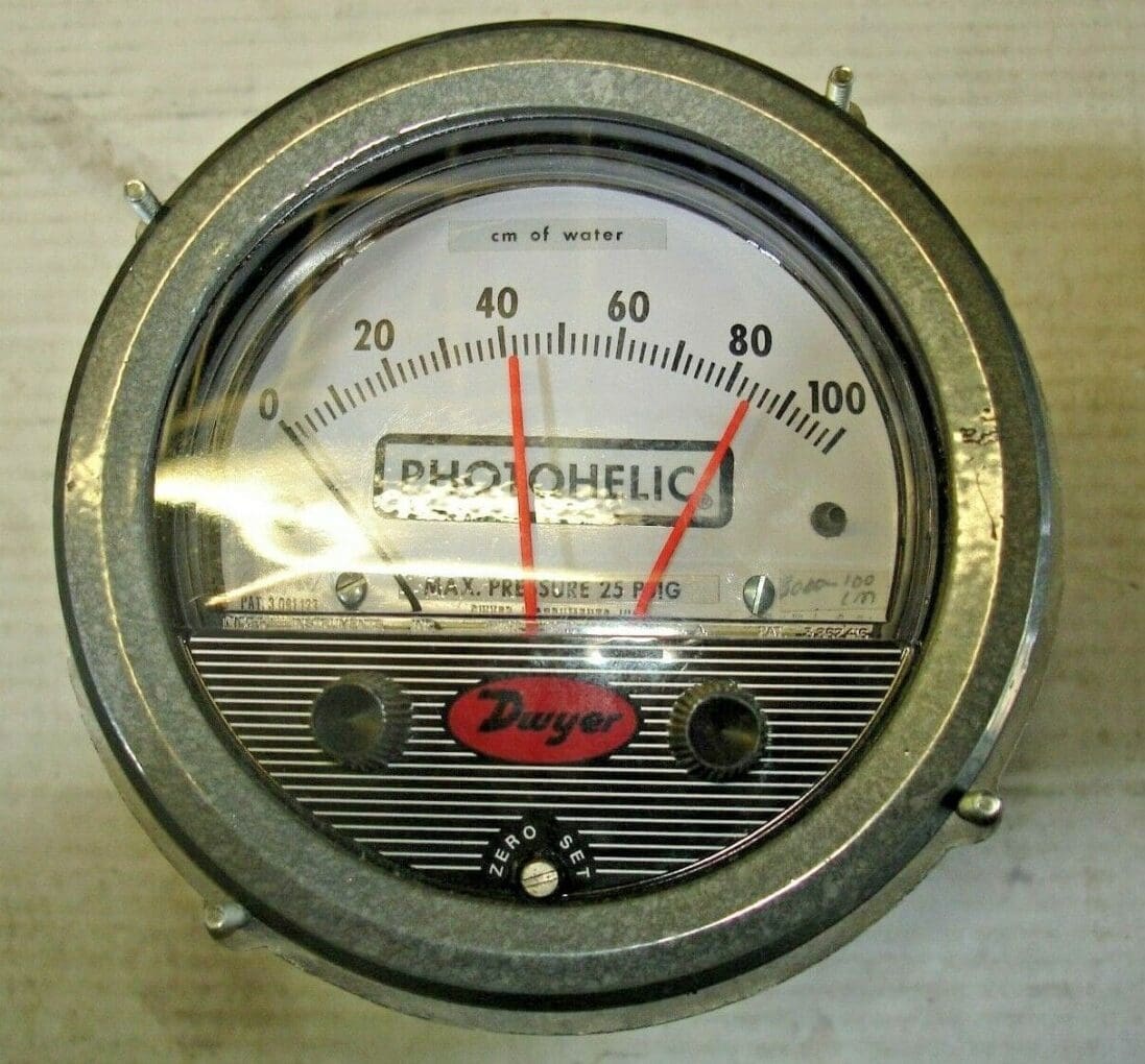 Dwyer 3040 Photohelic Pressure Switch / Gage, 25 Psig Max. Pressure ...